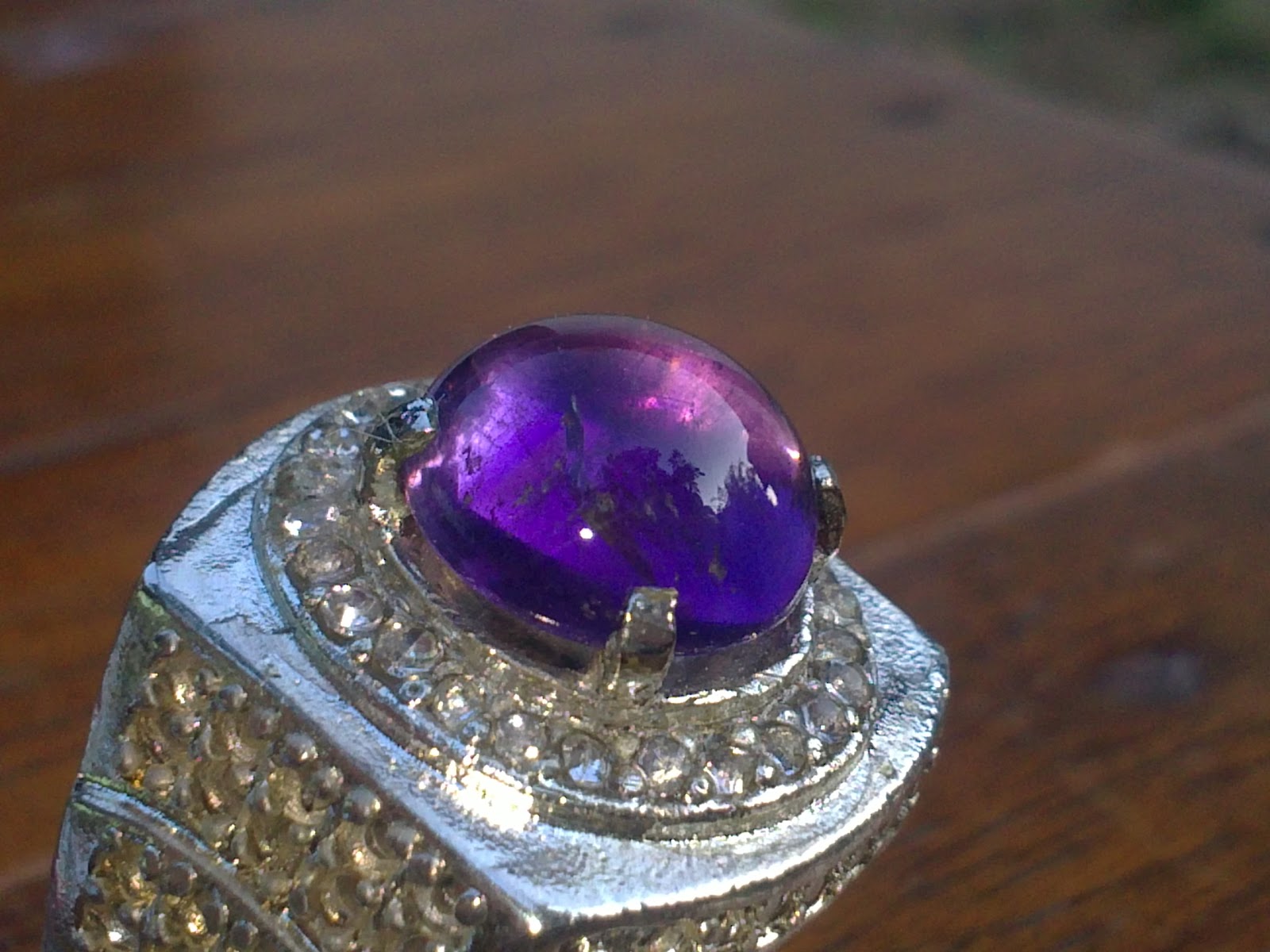 Batu Mulia Online: Batu Amethyst atau Si Kecubung Ungu