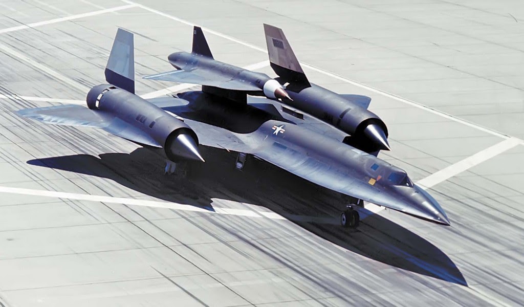 AVIÕES MILITARES: Lockheed A-12 Oxcart - Precursor do SR-71 Blackbird
