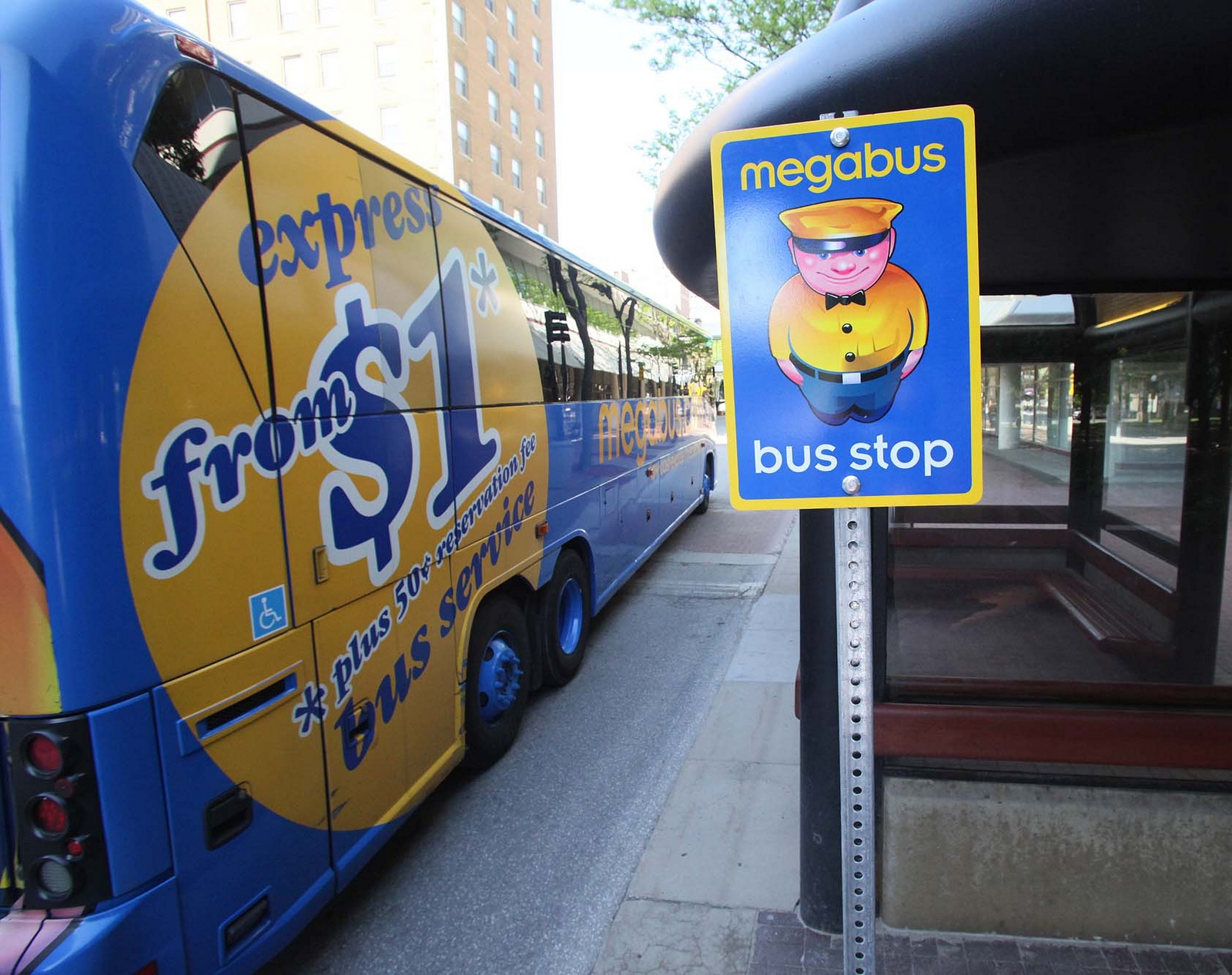Cool Idea: MEGABUS PARTY – FlashMob Style | GPS: GOING PLACES SINGLE