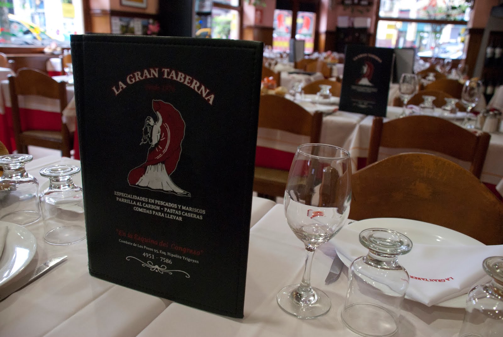 Identidad Porteña: "La Gran Taberna", un bodegón con todas las letras