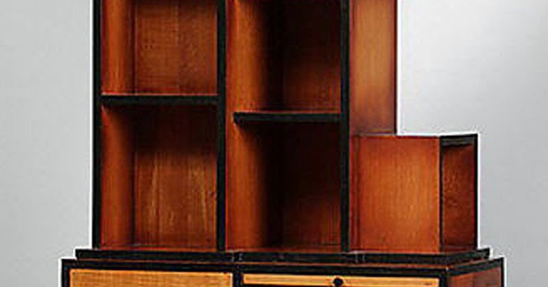 Building Collector: Architectural Shelves for Displaying Collections