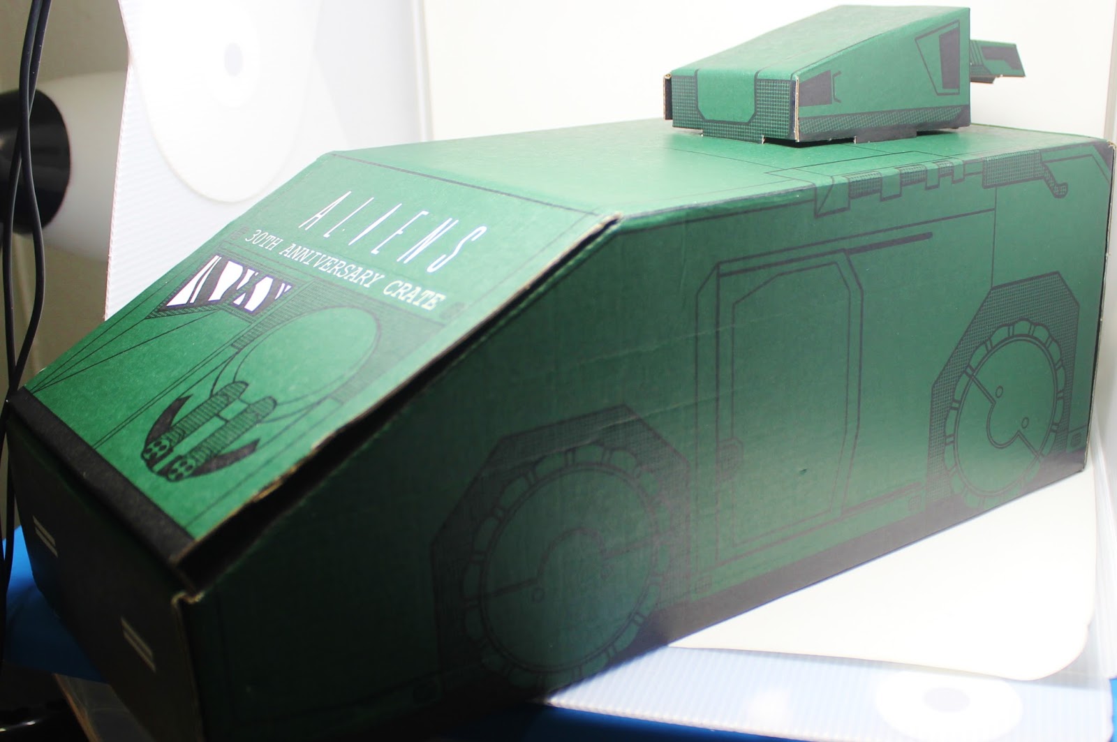 Loot Crate Limited Edition 2016 Aliens 30th Anniversary Crate