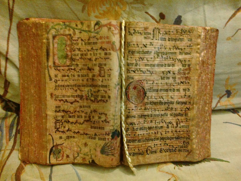 Las manualidades de Turroncita: CODICE DE CANTOS GREGORIANOS