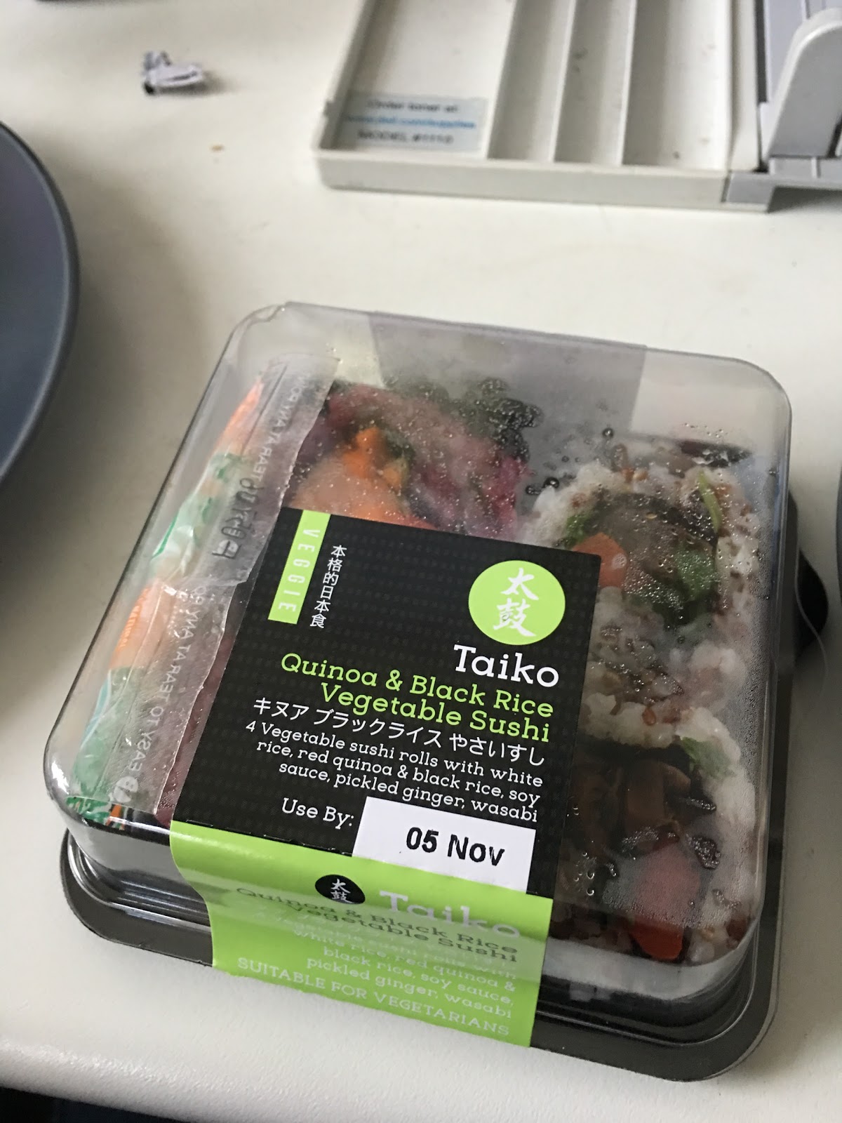 FOODSTUFF FINDS: Waitrose Lunchtime Sushi (@NLi10)