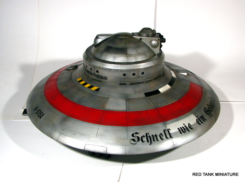 Gulumik Military Models: Haunebu II Travel Expedition Version 1/72