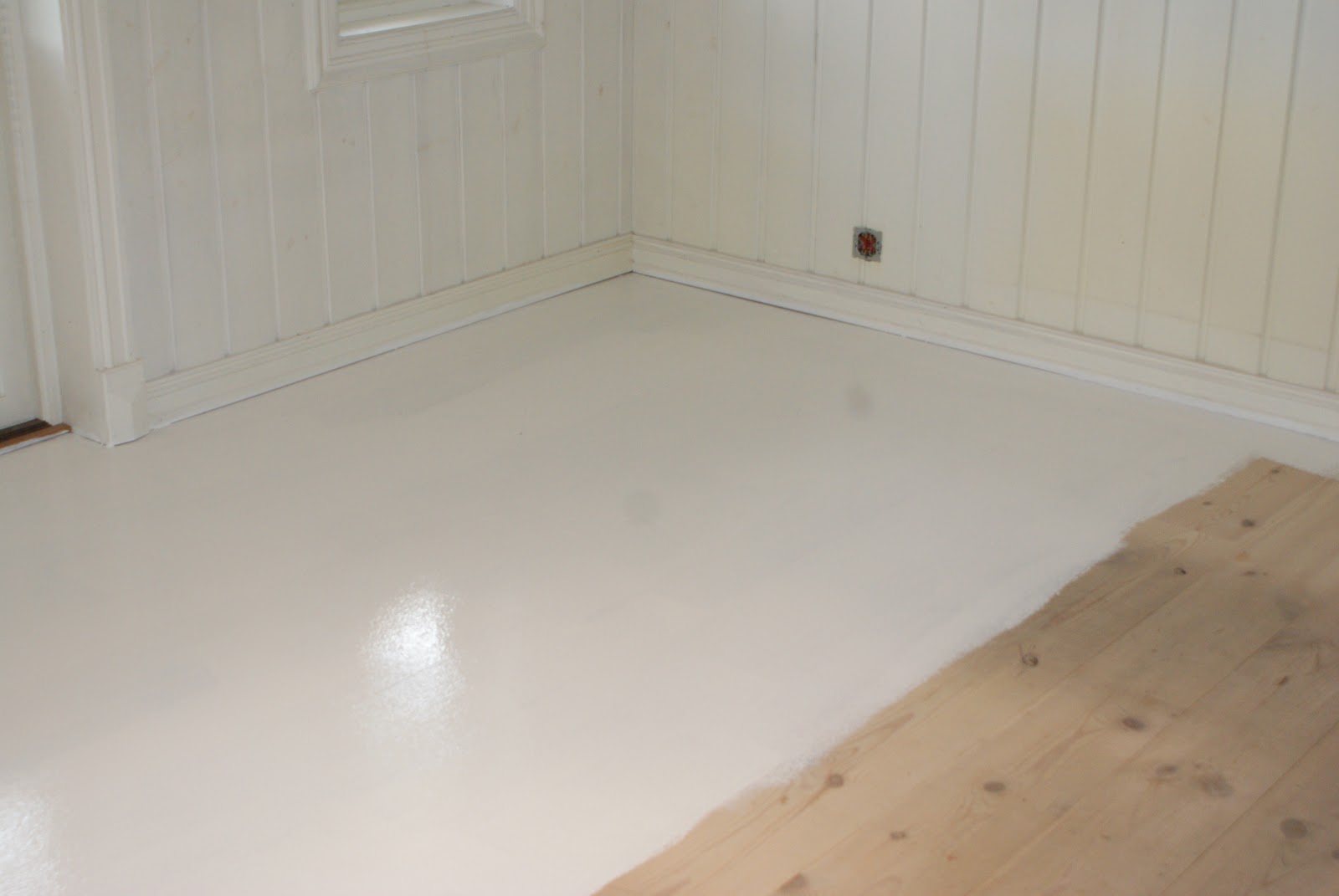 guttemamma: HVITT GULV!!!