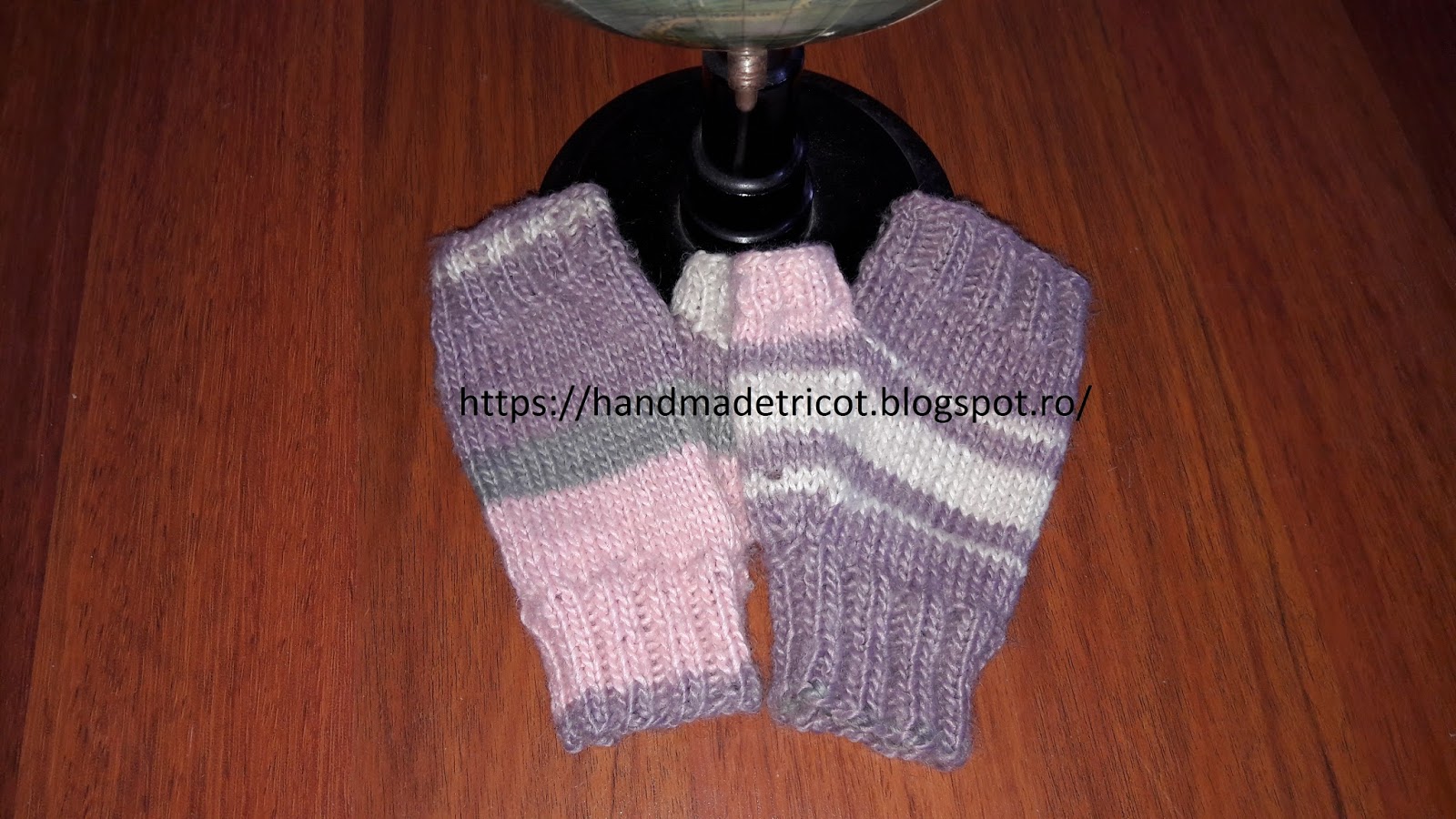 Handmade tricotaje: Set caciula si manusi fara degete tricotate