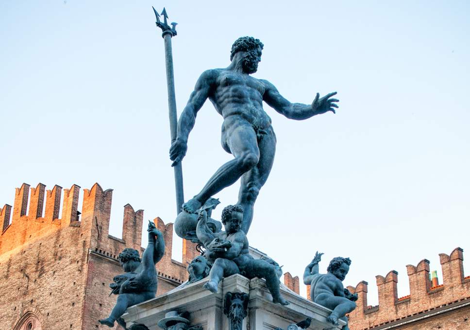 Politics and Society - Prudery banns Art in the Web