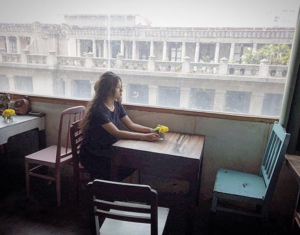 Josie Nguyễn Hân - A girl should be like a butterfly,pretty to see but ...