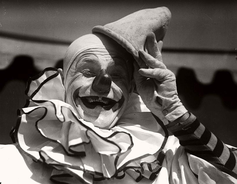 Amazing Vintage Photographs Capture Daily Life of Circus Performers of ...