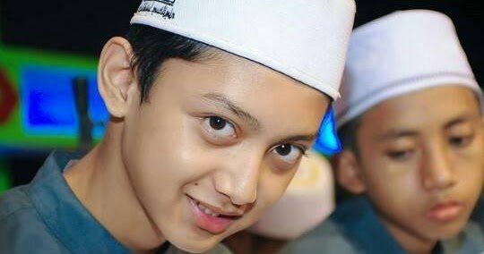 Profil dan Biodata Gus Azmi Askandar Beserta Foto Terbaru - Foto Profil ...