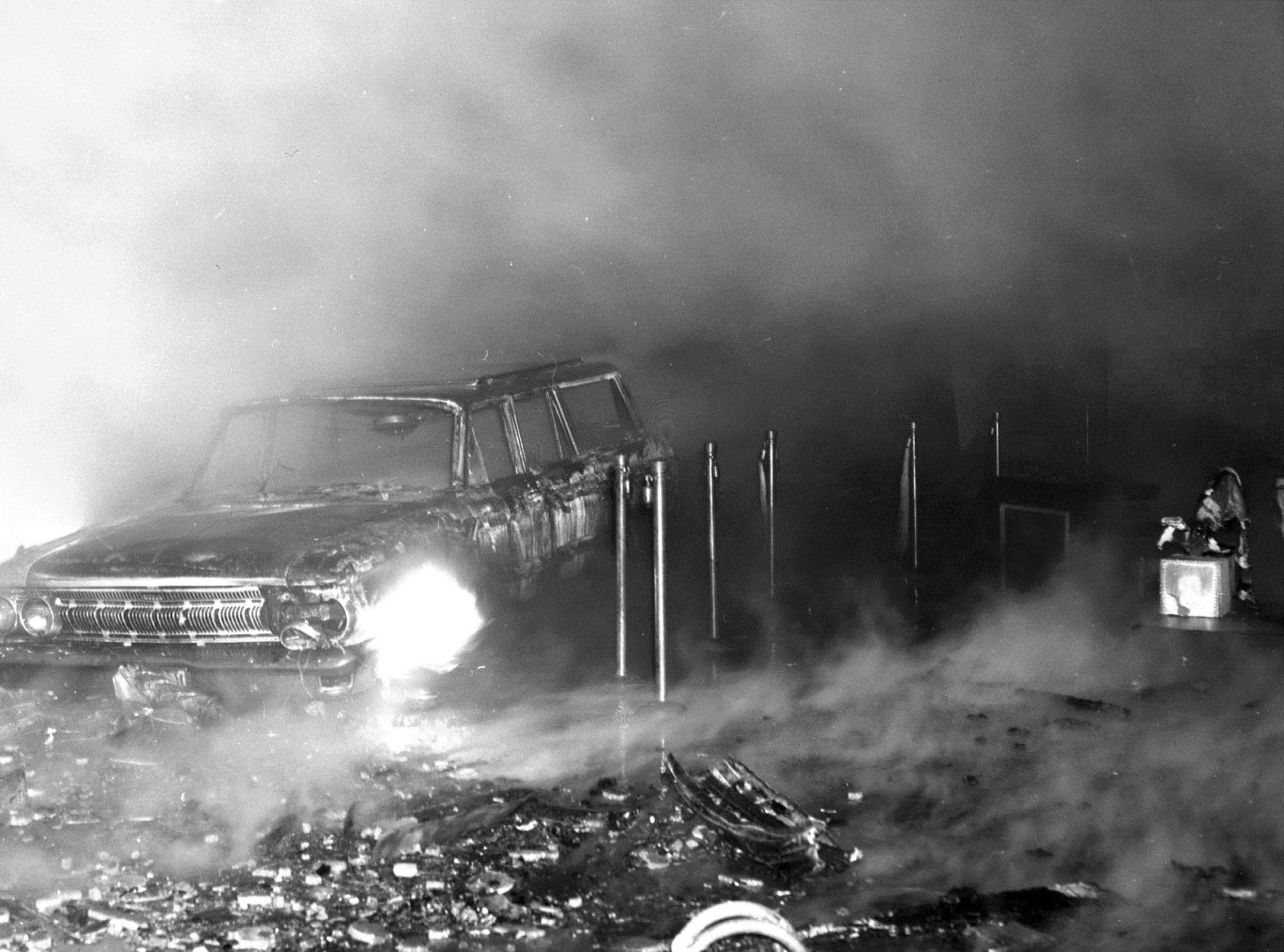 RETRO KIMMER'S BLOG: THE ROTUNDA CHRISTMAS FANTASY FIRE 1962