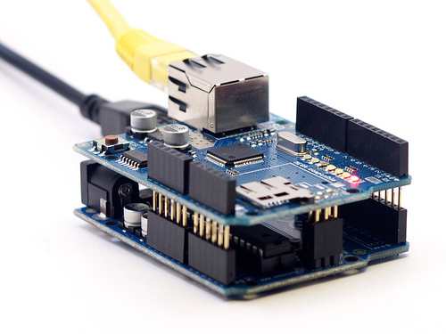 Como conectar tu Arduino al Internet - Atomo Technologies