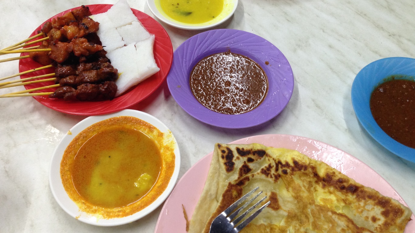 KINABALU: KOLOMBONG INDIAN CURRY HOUSE - ROTI CANAI DINNER