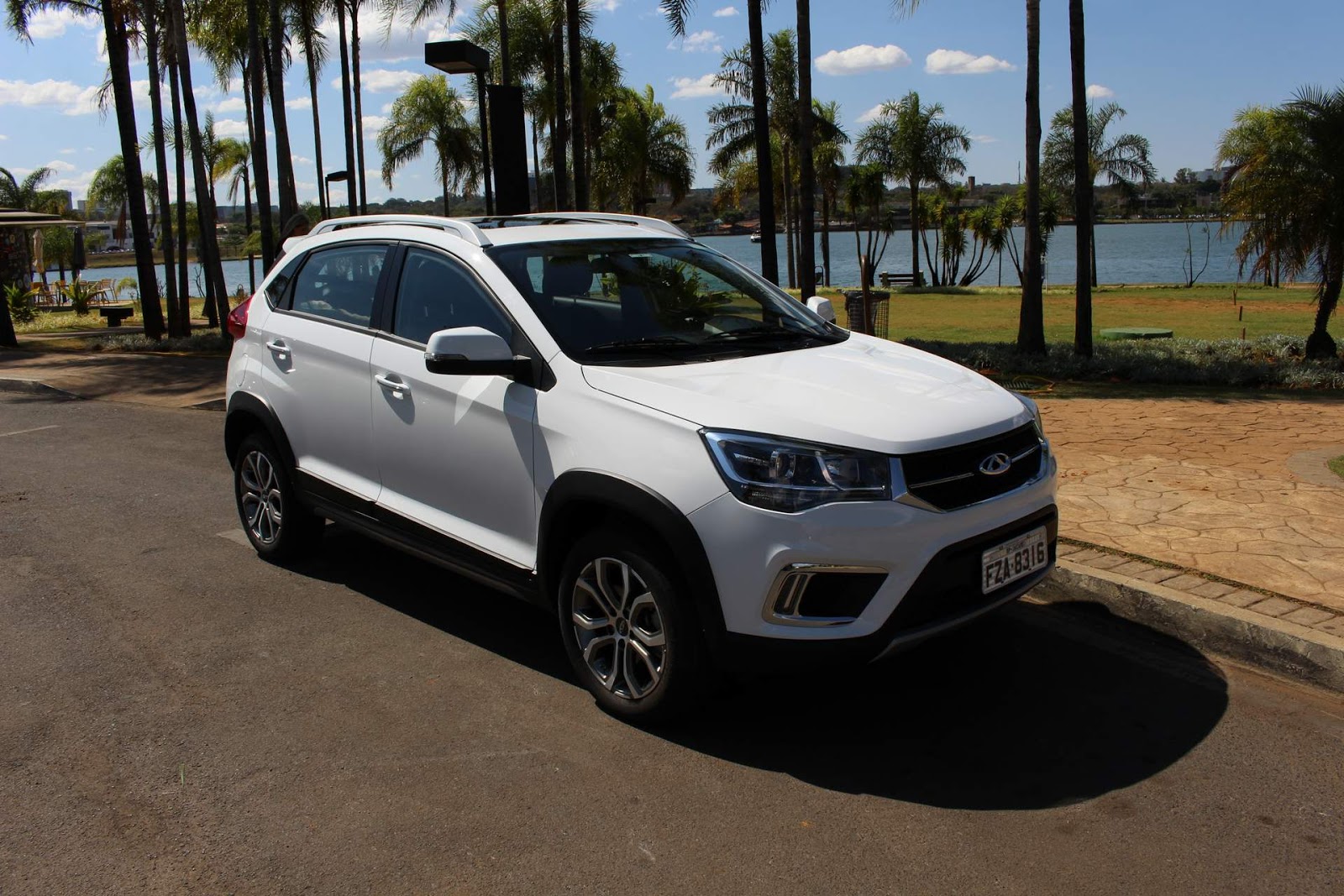 CAOA Chery Tiggo 2 Automático - impressões ao dirigir