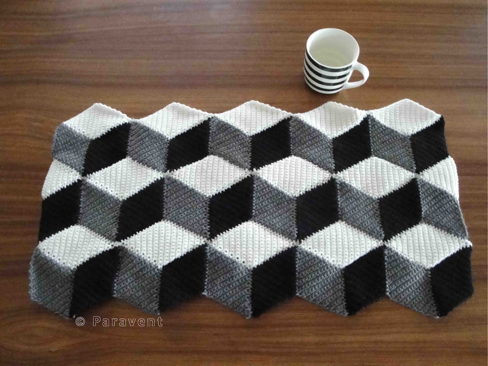 Paravent: Creative Space: Isometric Blanket in progress