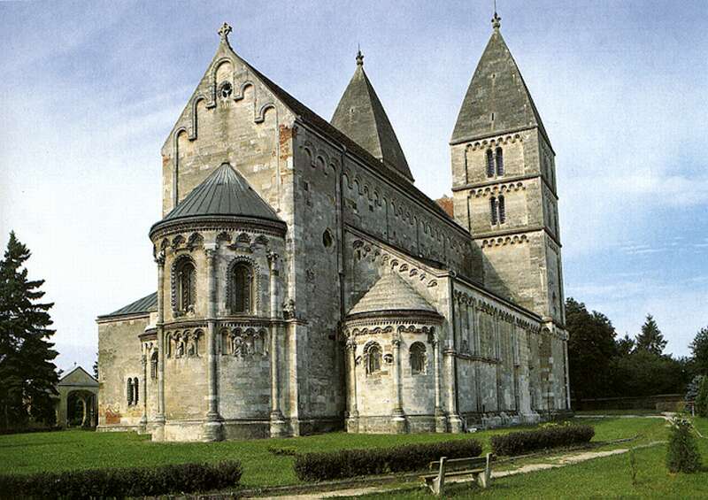 ART21: A román építészeti stílus