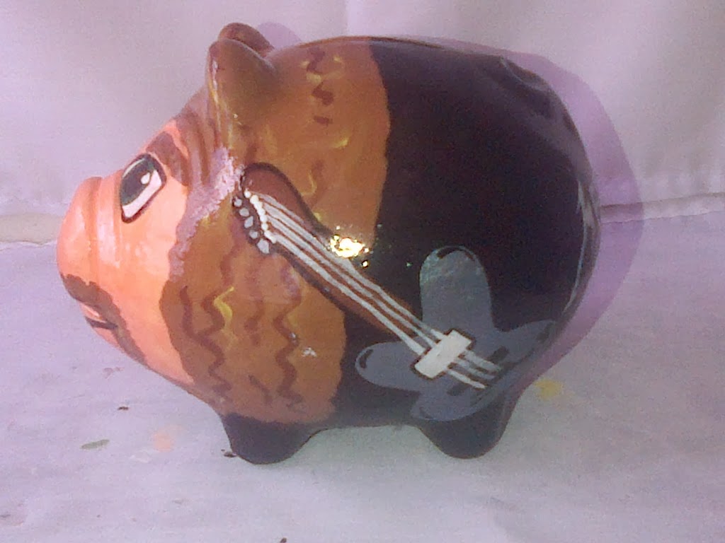 Marrano Pintado de "Metallica" - Mega Marranos pintados