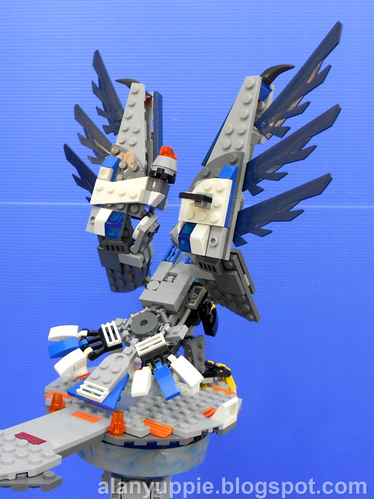 LEGO MOC Transformer Starship Falcon by alanyuppie | Rebrickable ...
