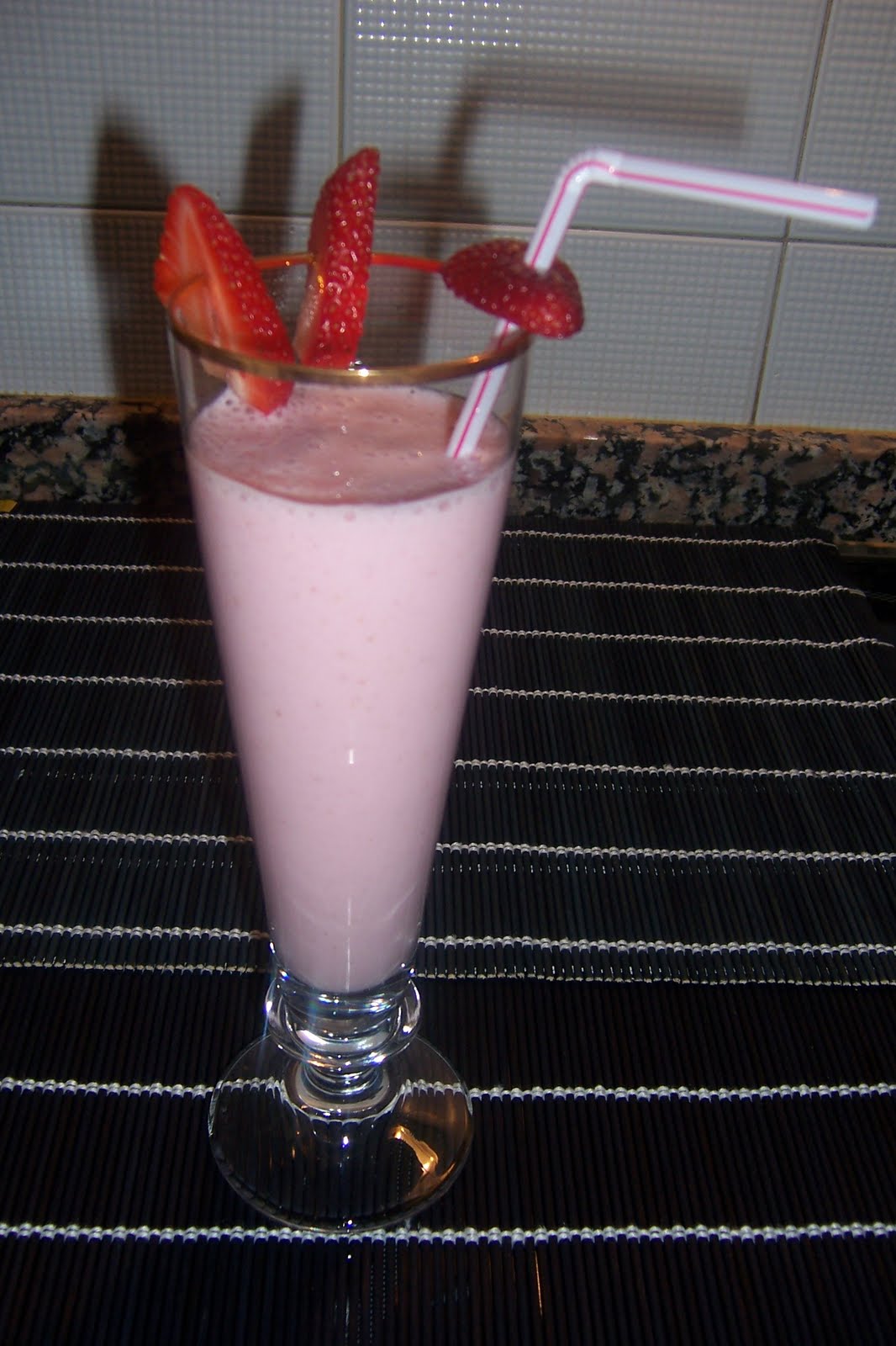 Leche con Fresas en Thermomix