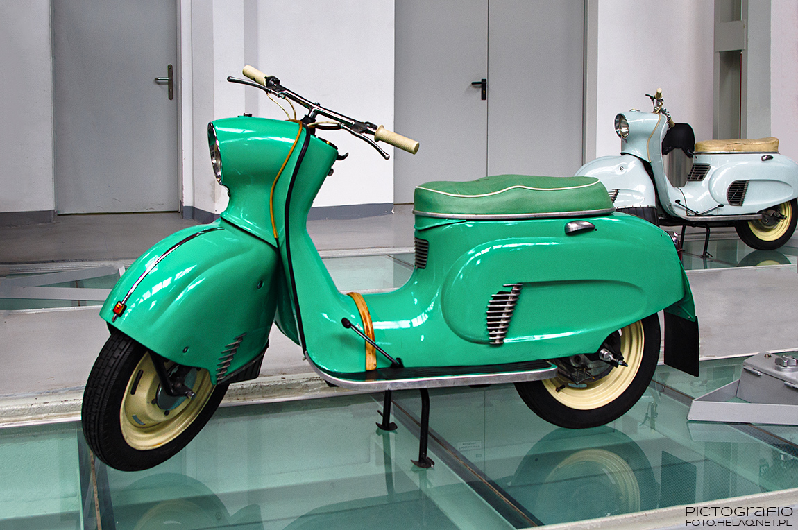 Locozoom: WFM Osa M50 scooter