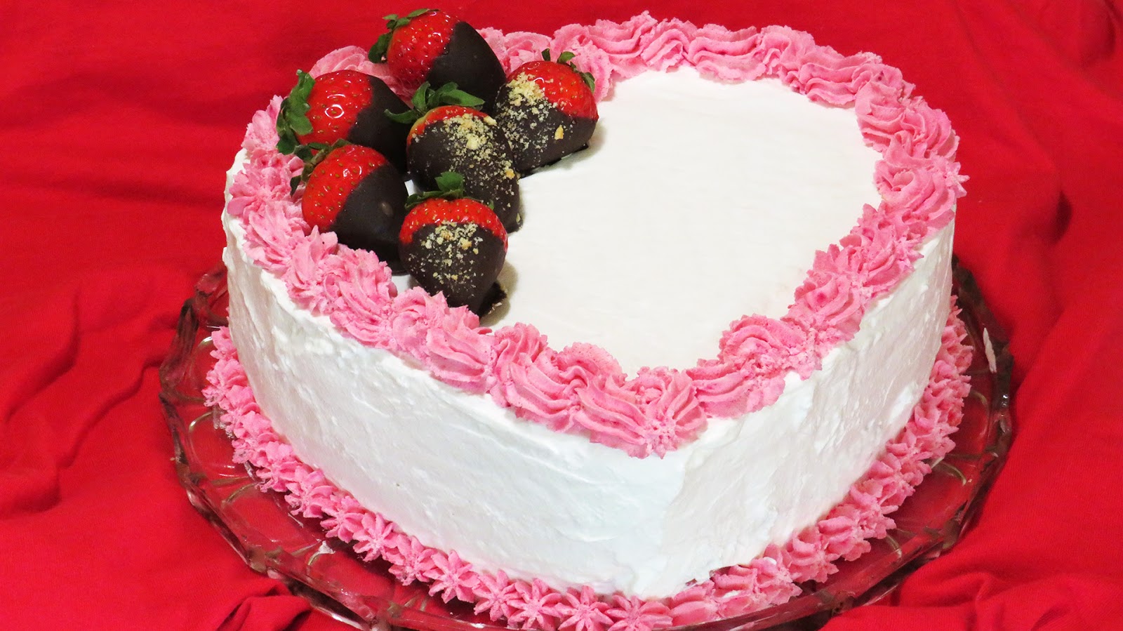 Tort Inima cu Capsune - Reteta video