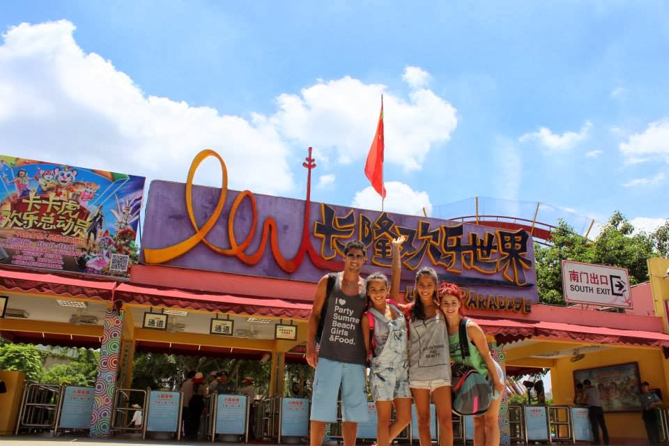 Livia Nakamatsu FCO: Livia y Julia en los parques de diversiones de ...