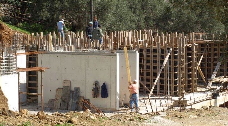 Crete Permaculture: Casting the In-Situ Walls