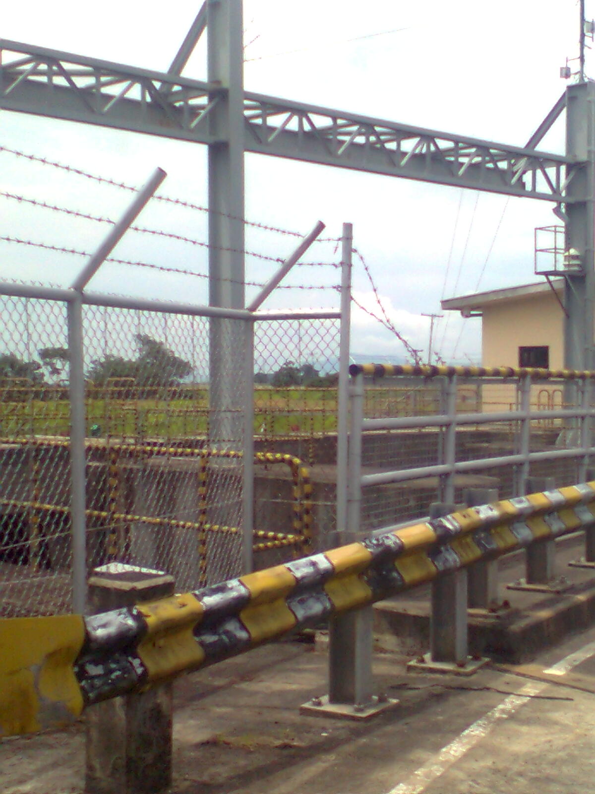 JorgeusBikers: Lake Caliraya and the Hydroelectric Dam