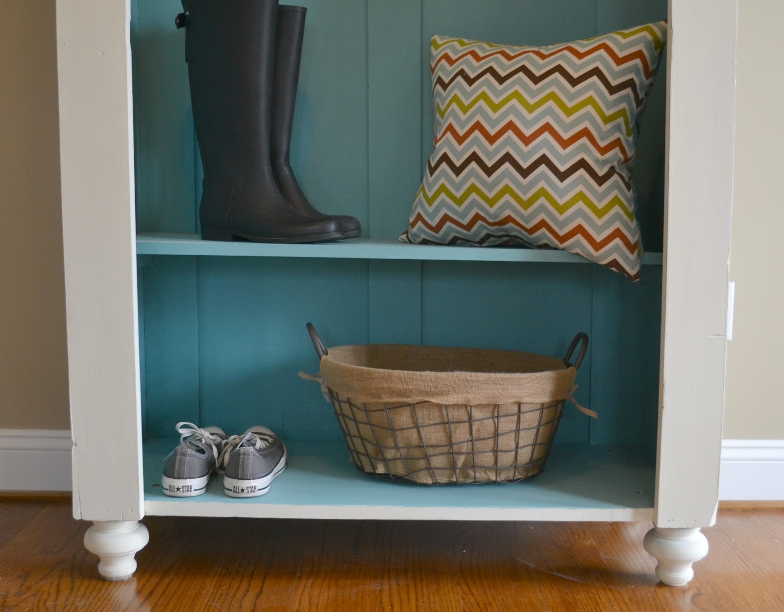 Funky Junk: Storage Cabinet - Bench Seat