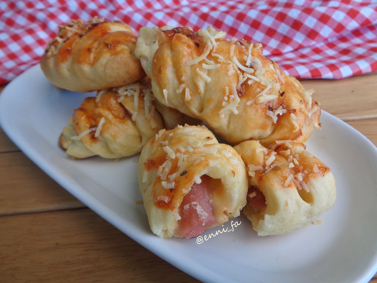 @CatatanEnni_fa: Roti Manis Kentang Isi Sosis