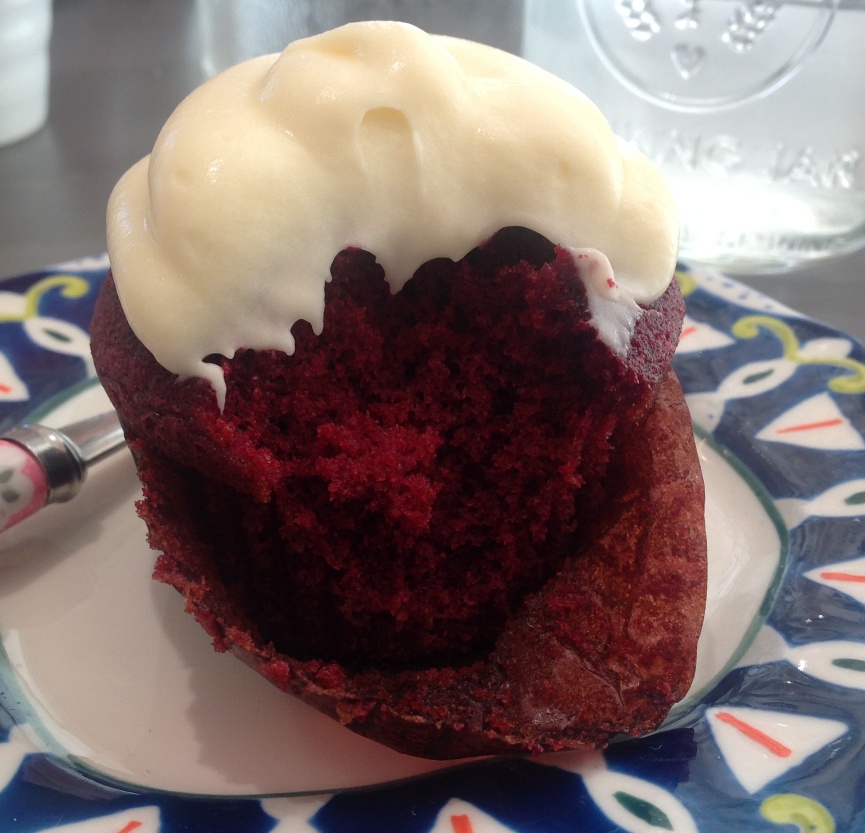 My Empty Plates: Time Stood Still...Vanilla Cupcake Bakery