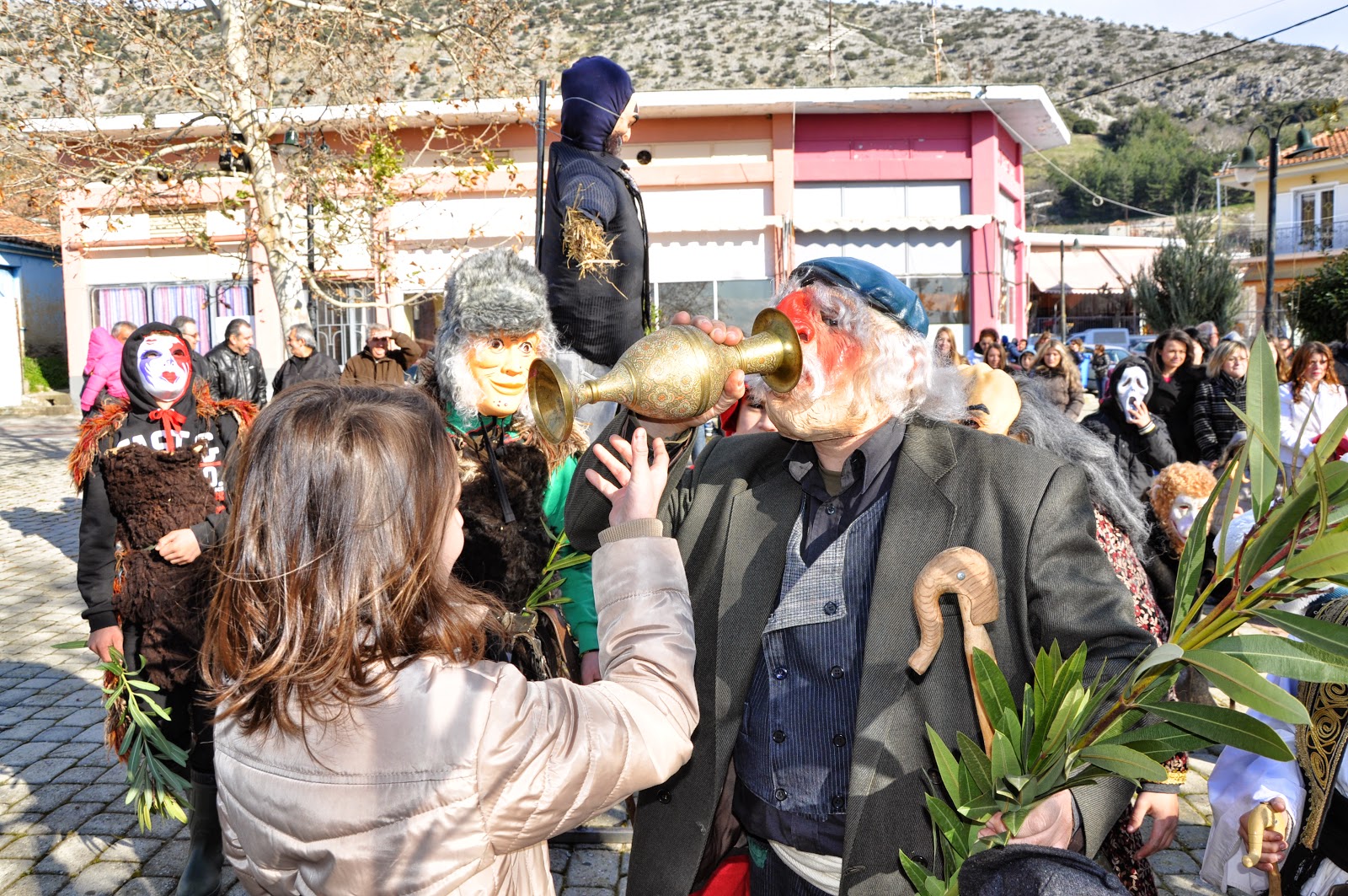 ΑΝΑΒΙΩΣΑΝ ΤΟ ΚΑΨΙΜΟ ΤΟΥ ΚΑΛΙΚΑΝΤΖΑΡΟΥ ΣΤΟ ΓΡΙΖΑΝΟ ΤΡΙΚΑΛΩΝ ~ ΚΡΗΝΗ ...