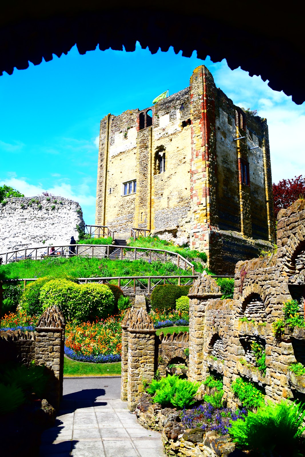 Enjoy your time with beautiful places: Guildford Castle
