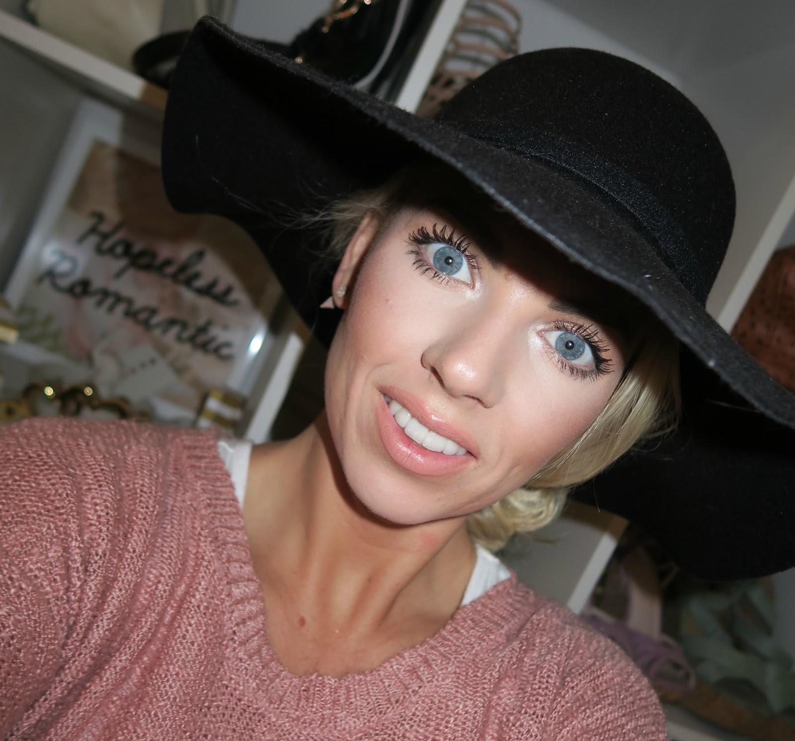 SAM SCHUERMAN: No7 Stay Perfect Foundation Review & Swatches