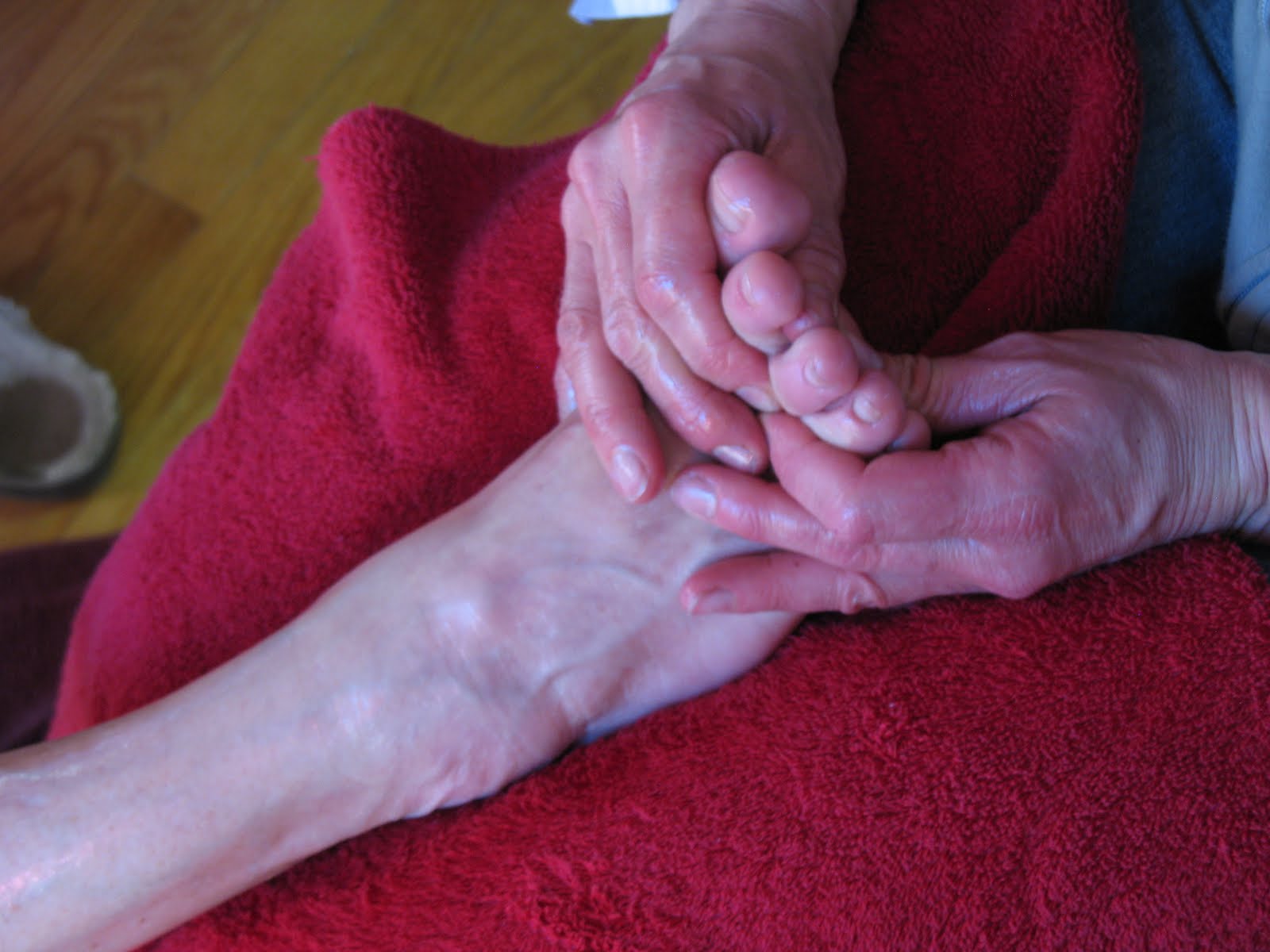 Healing Hands | Kitchen Frau