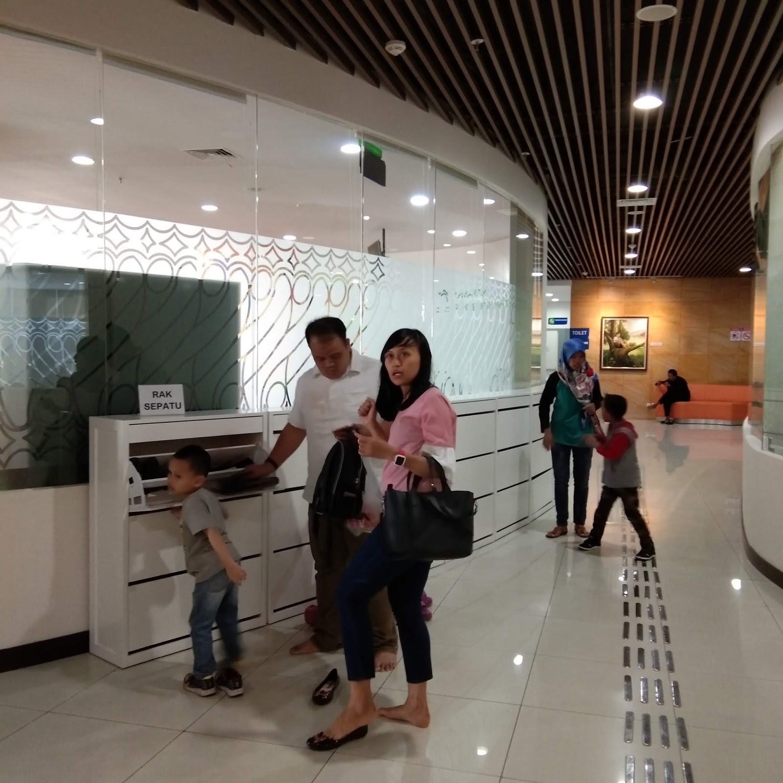 Kunjungan Ke Perpustakaan Nasional Bersama Anak — Maya Rumi