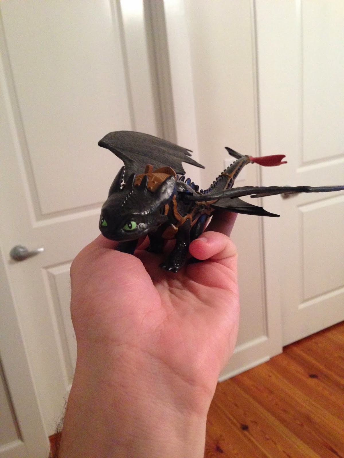 Toothless the Nightfury: Actually, a really decent toy!