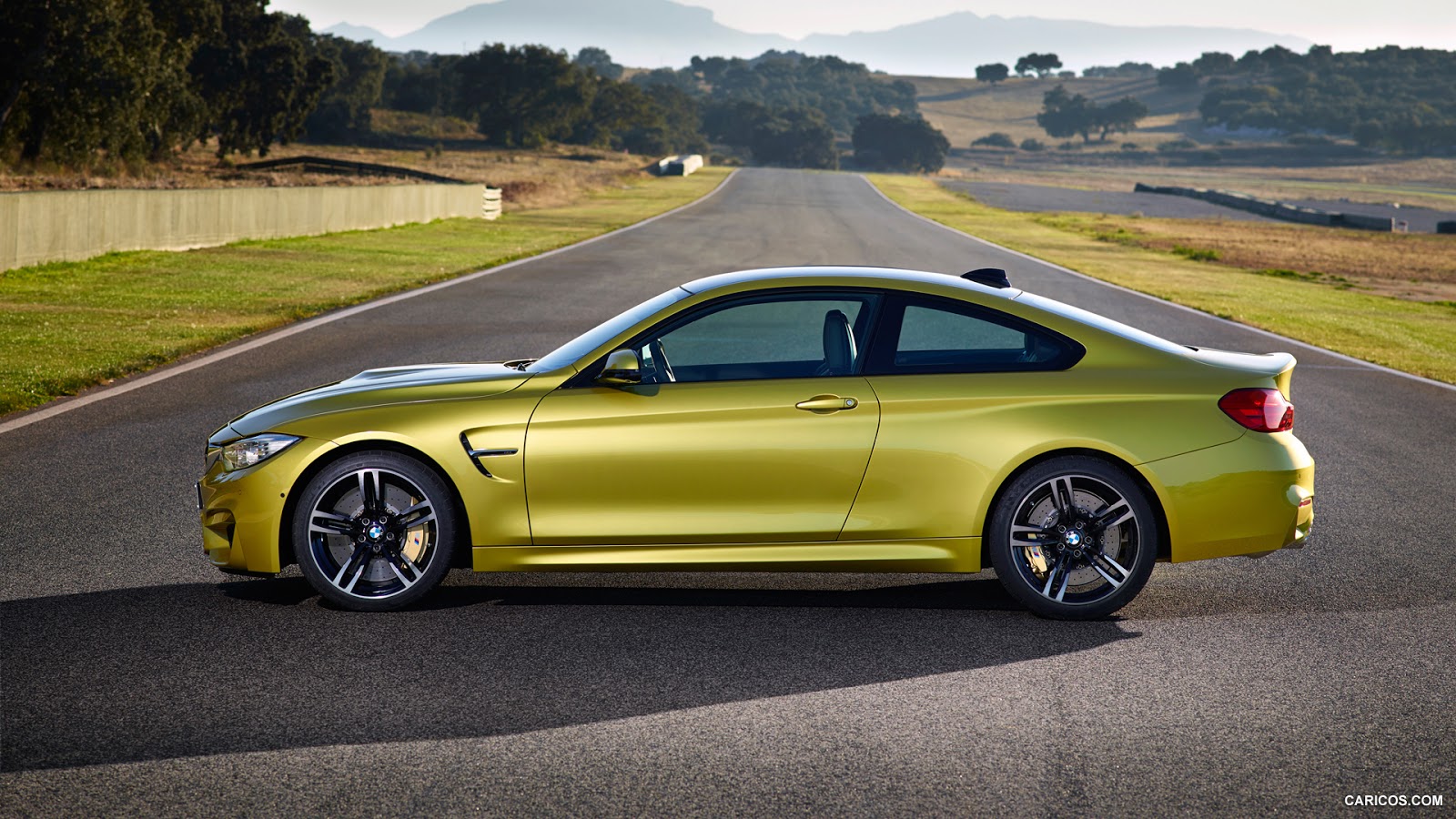 BMW M4 Coupe Side Car HD Wallpaper - Lights Of Paper