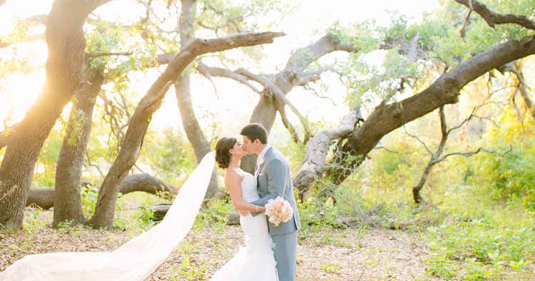 A Wedding Under the Oak Trees | Real Wedding | The Perfect Palette