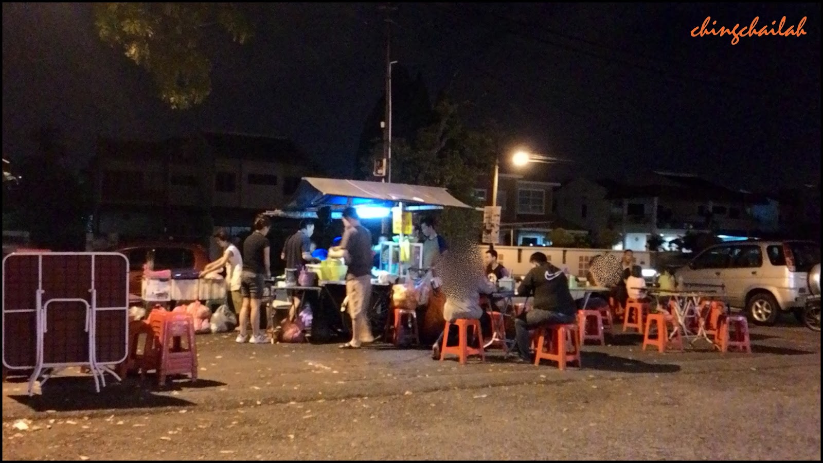 Simple Living In Nancy: Night Noodle Stall & Sleepy Head Cat.