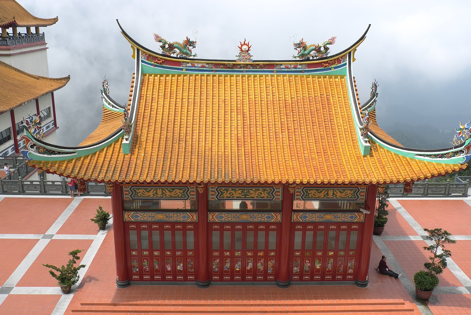 JE TunNel: CHIN SWEE Caves Temple 清水岩庙 @ ResortsWorld Genting is a Must ...