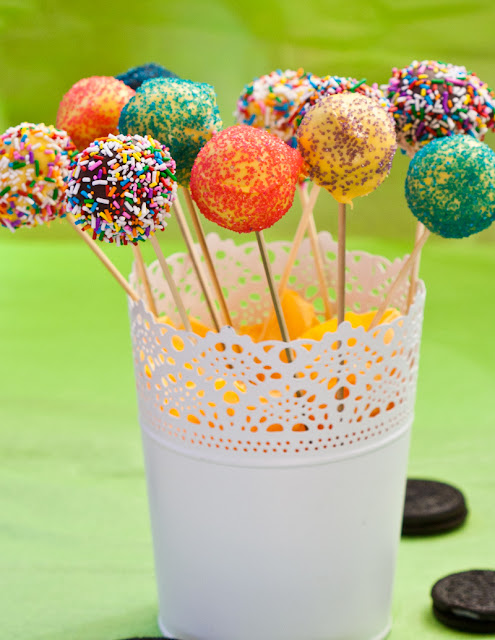 Lively Mixture: Oreo Cake Pops