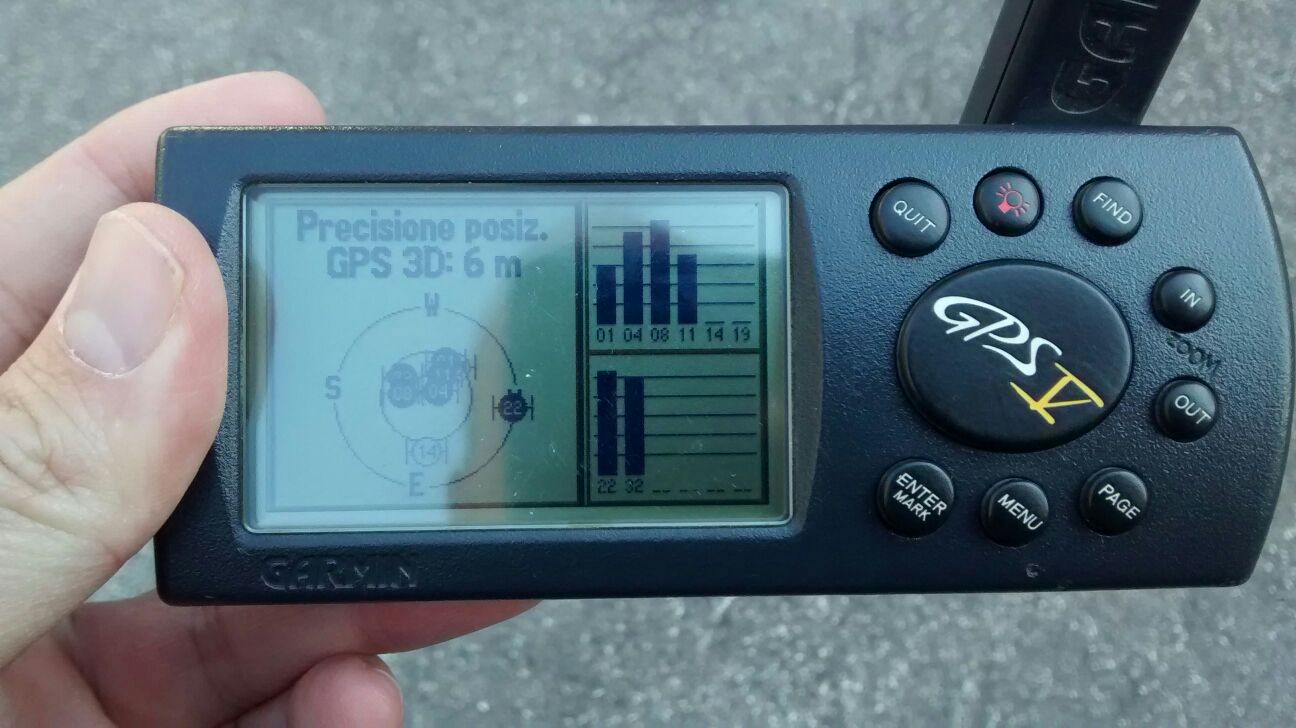 DHOB: Garmin GPS V e raw data