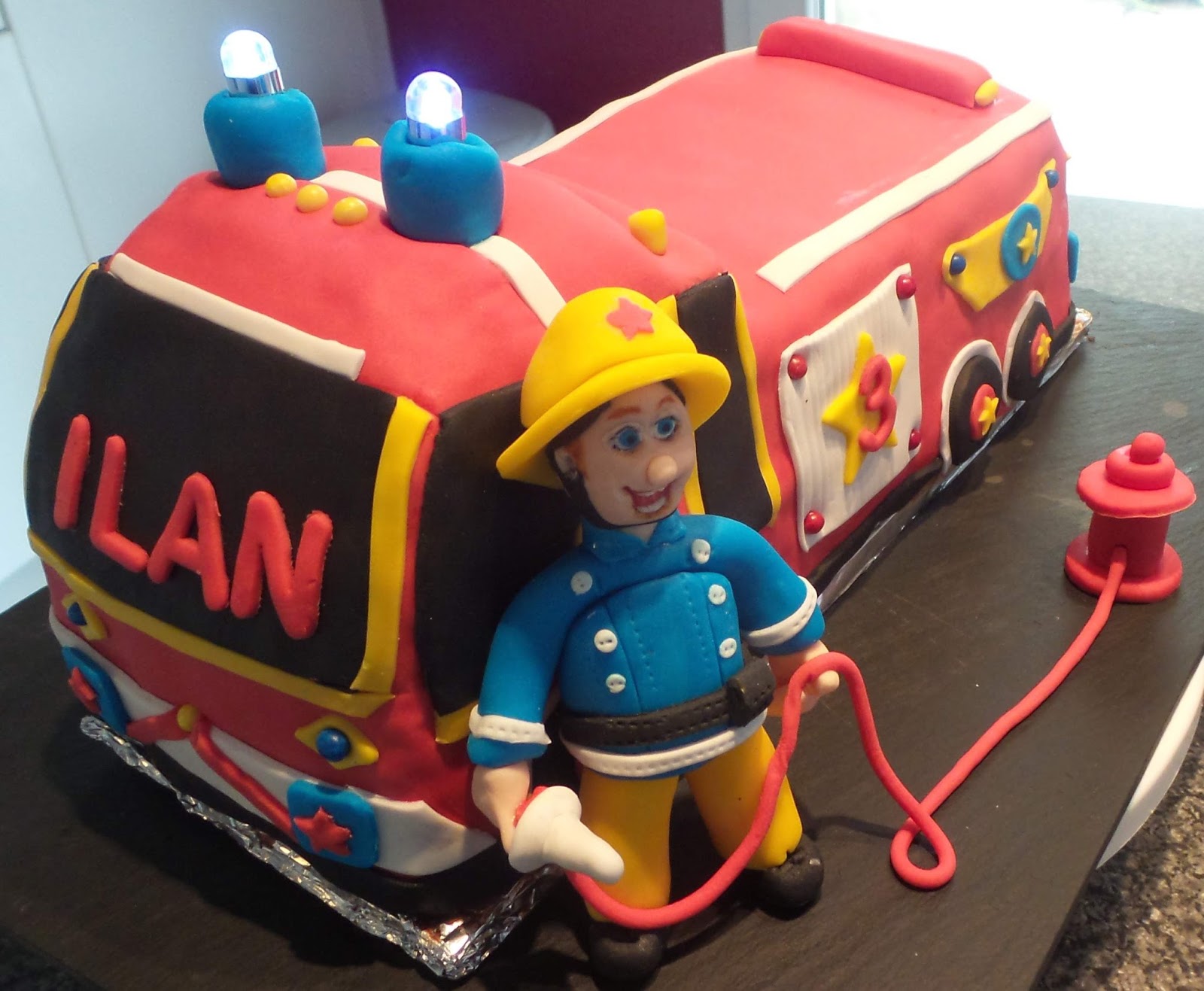 Mes créations pâtissières: Sam le pompier