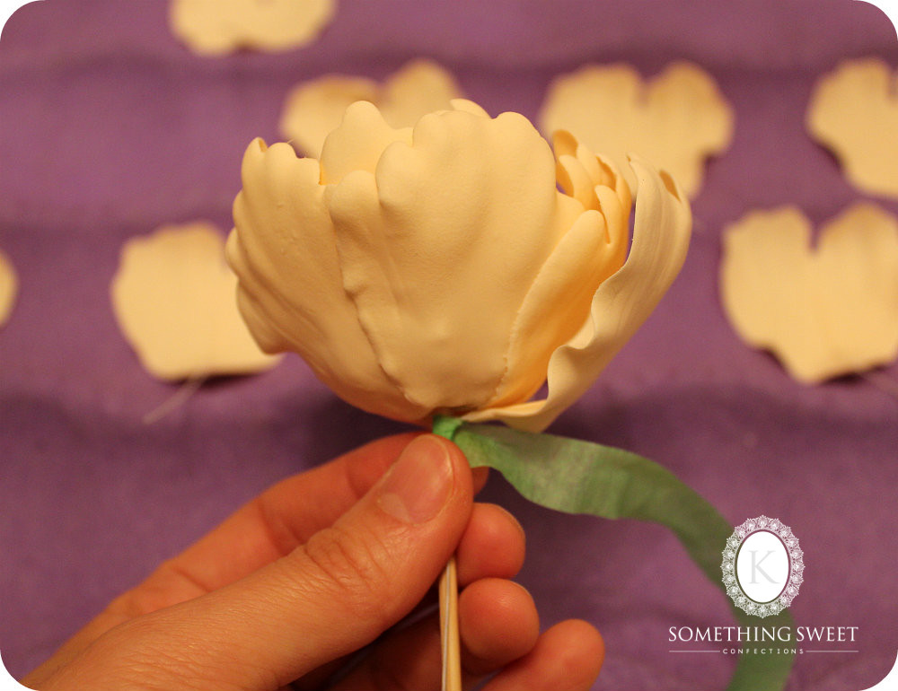 {Katie's Something Sweet}: How to make a gumpaste closed peony