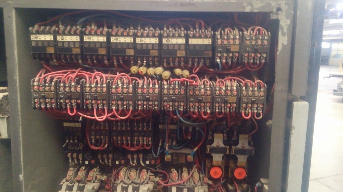 coparoman: Relevadores de control en circuitos automatizados