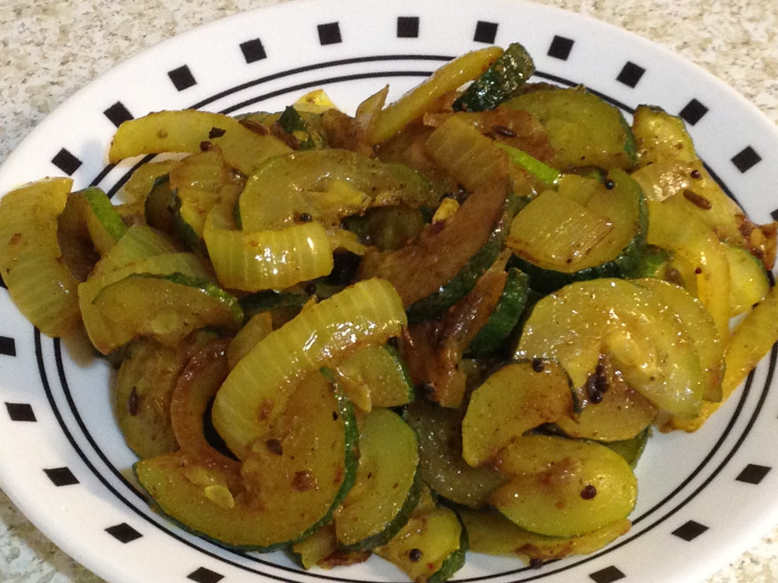 Urbancooking101: EASY ZUCCHINI SABZI