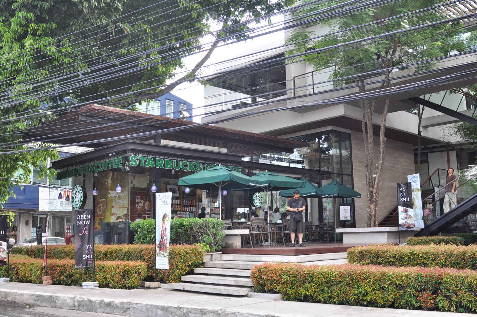 Bangkok 2011 - The 49 Terrace