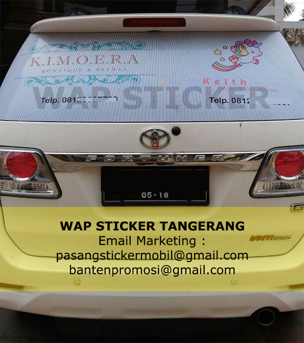 Pasang Stiker Oneway Mobil Fortuner